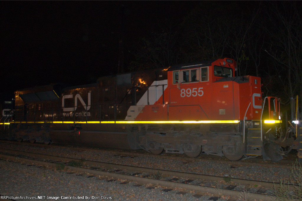 CN SD70M-2 8955 on K13